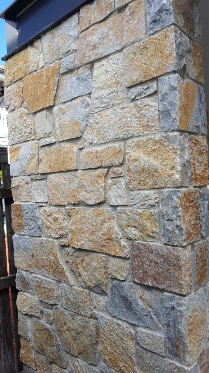STONE FEATURE WALLS & RETAINING WALLS - Beckett Stone