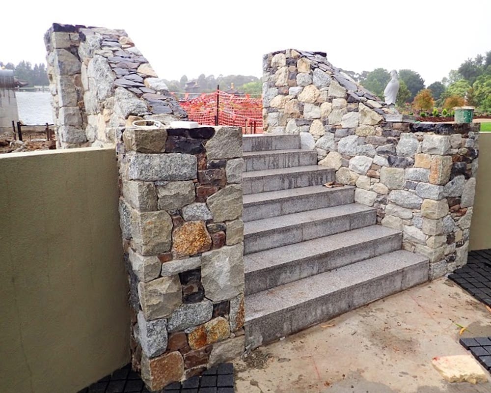 STONE PILLARS & ENTRANCES - Beckett Stone